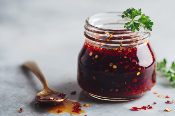 Skhug: A Spicy Middle Eastern Sauce Bursting with Flavor - Spicyrranny